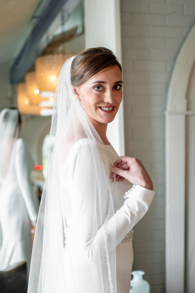 Intimate Wedding at VG Bistro | Taryn + Davis - mosaicphoto.com